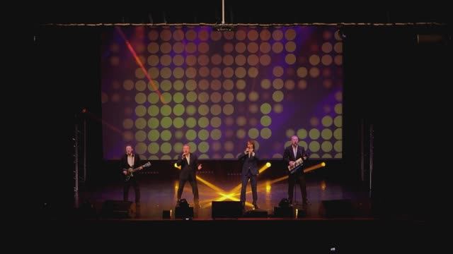 "ЛЕТЯЩЕЙ ПОХОДКОЙ" - ВИА "Стожары"