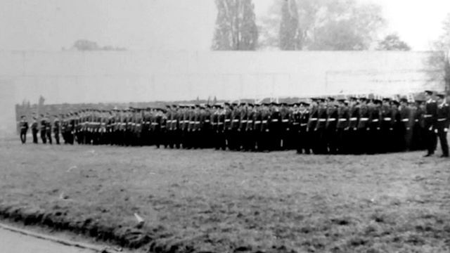 ТУДА, ГДЕ ВСЕ МОИ ДРУЗЬЯ ЕЩЁ СМЕЮТСЯ....