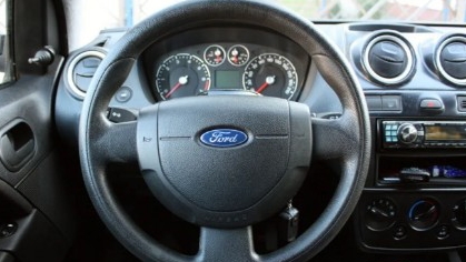 Как снять подушку и руль на форд.