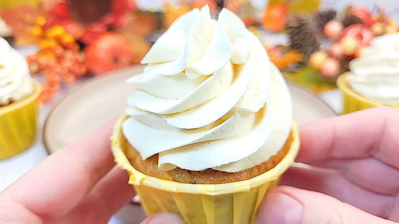 КРЕМ-ЧИЗ из творога: вкусный и стабильный! 🧁 ИДЕАЛЕН для украшения тортов и капкейков 🍰