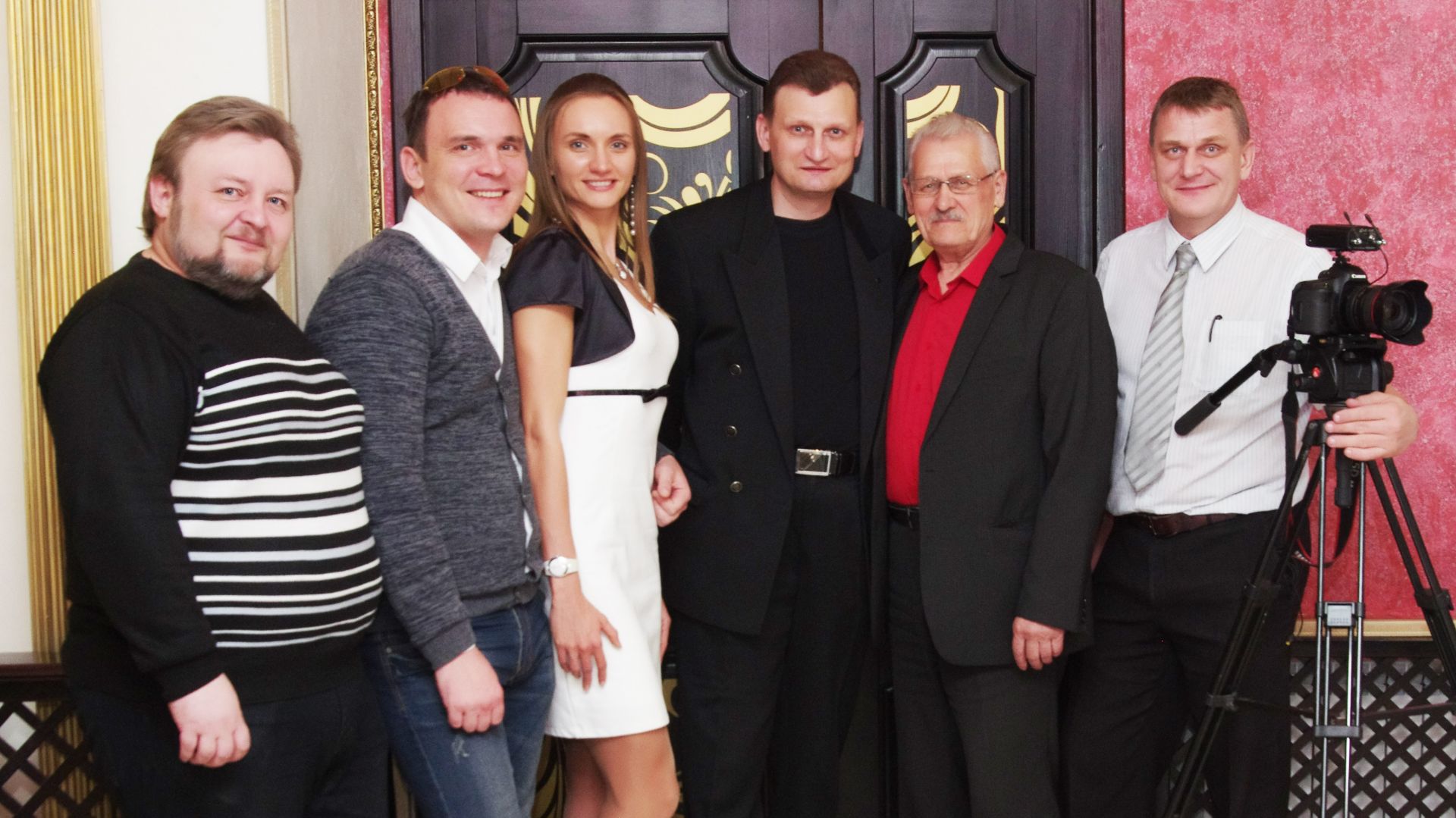 2016.04.30 Курган, ресторан 7иЯ, автор-исполнитель Виталий Журавский 1-й репортаж 1-го концерта