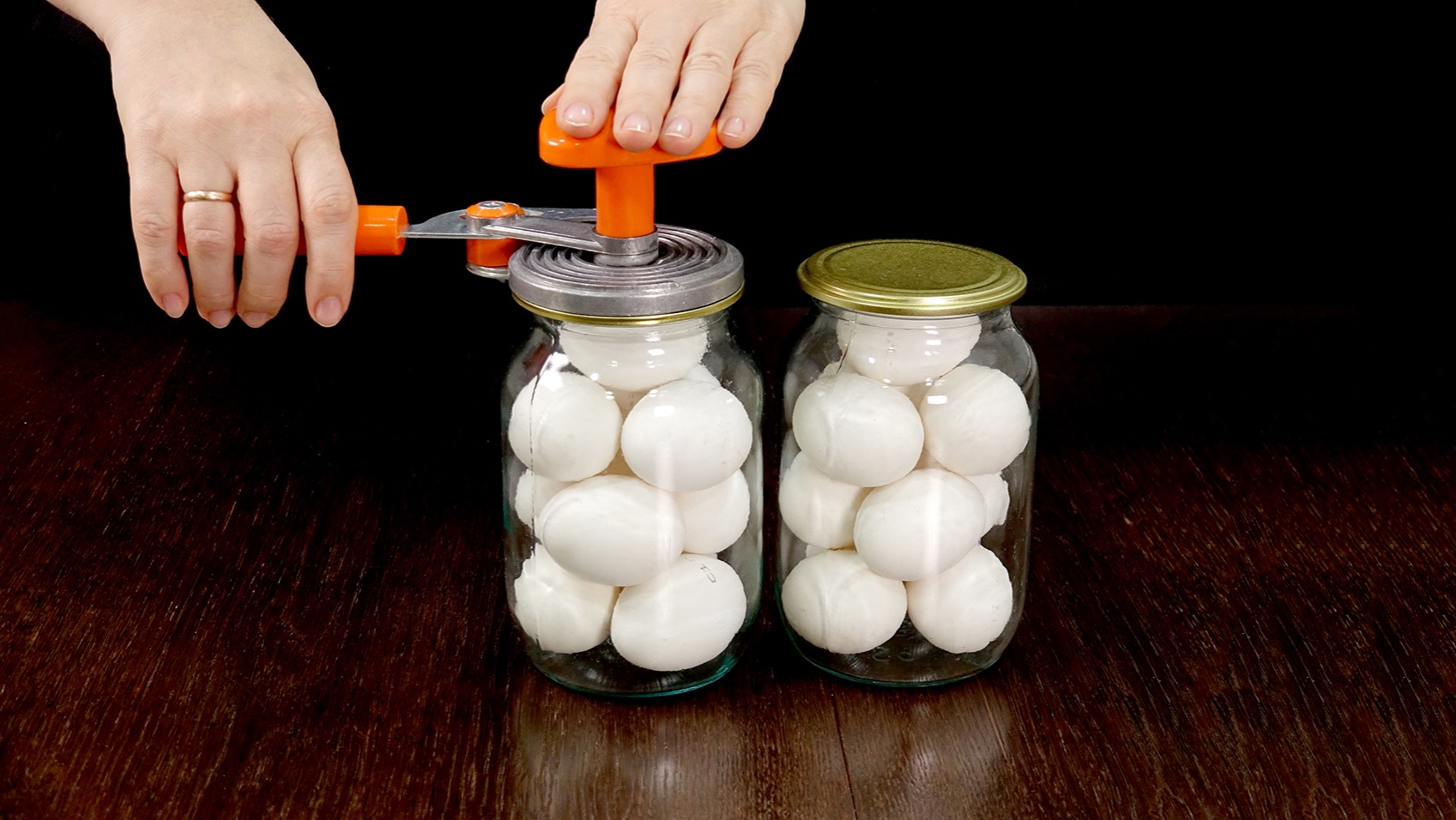 25 ТРЮКОВ С ЯЙЦАМИ - мама и половины не знала!