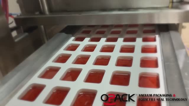 Упаковка джема и конфитюра в Дип-поты на термоформере Form Fill Seal ...