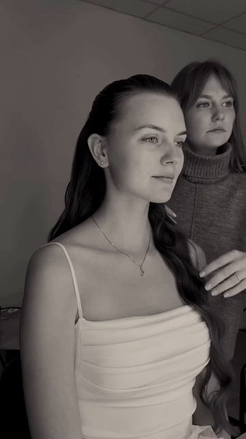 Стильная мальвинка из мягких волн #прическа #укладка #волосы #мальвинка