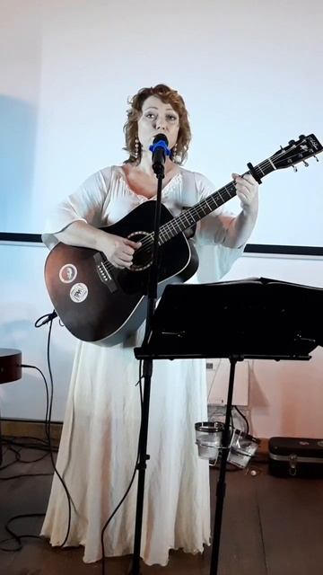 Жанна Попова.