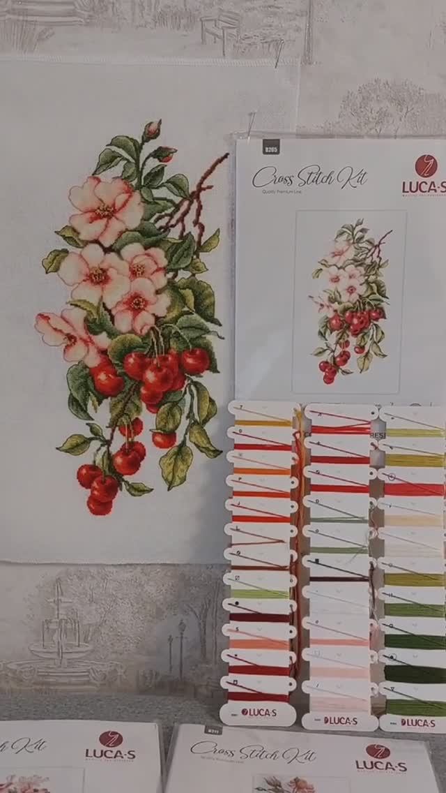 От превью к реальности...Моя яркая вышивка с черешней и муки выбора следующего процесса 🍏🍋