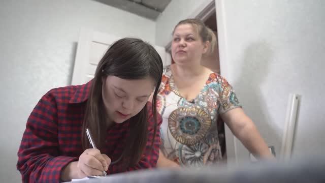 Юная швея с синдромом Дауна: от детской мечты до собственного дела / Сильные люди