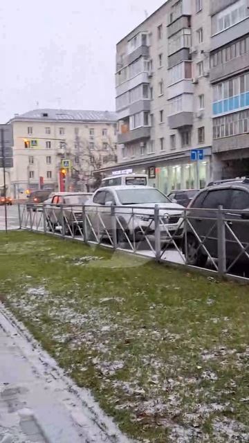 В Ульяновске пошёл снег  🌨️  👍