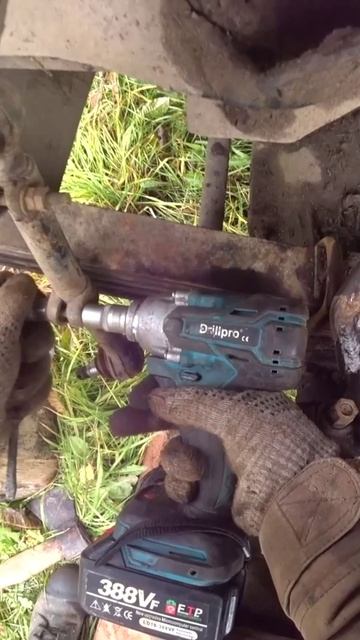 🔧 УАЗ + Mercedes = Идеальное сочетание! Как самостоятельно отремонтировать рулевой наконечник 🚗