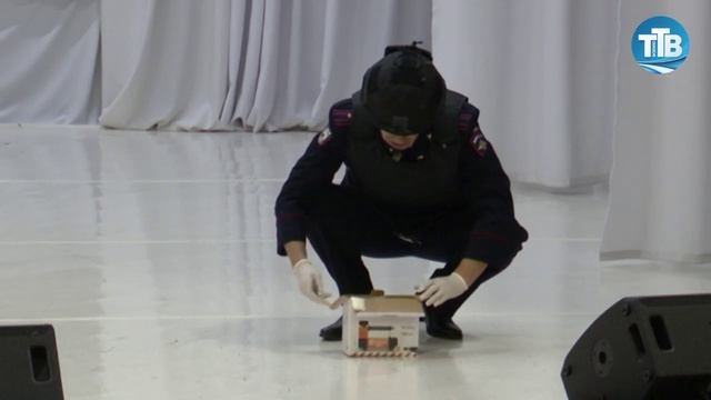 знакомство первоклассников с профессиями полиции