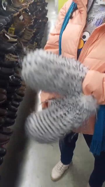 Впервые видим такие варежки  Пишите на что похоже?