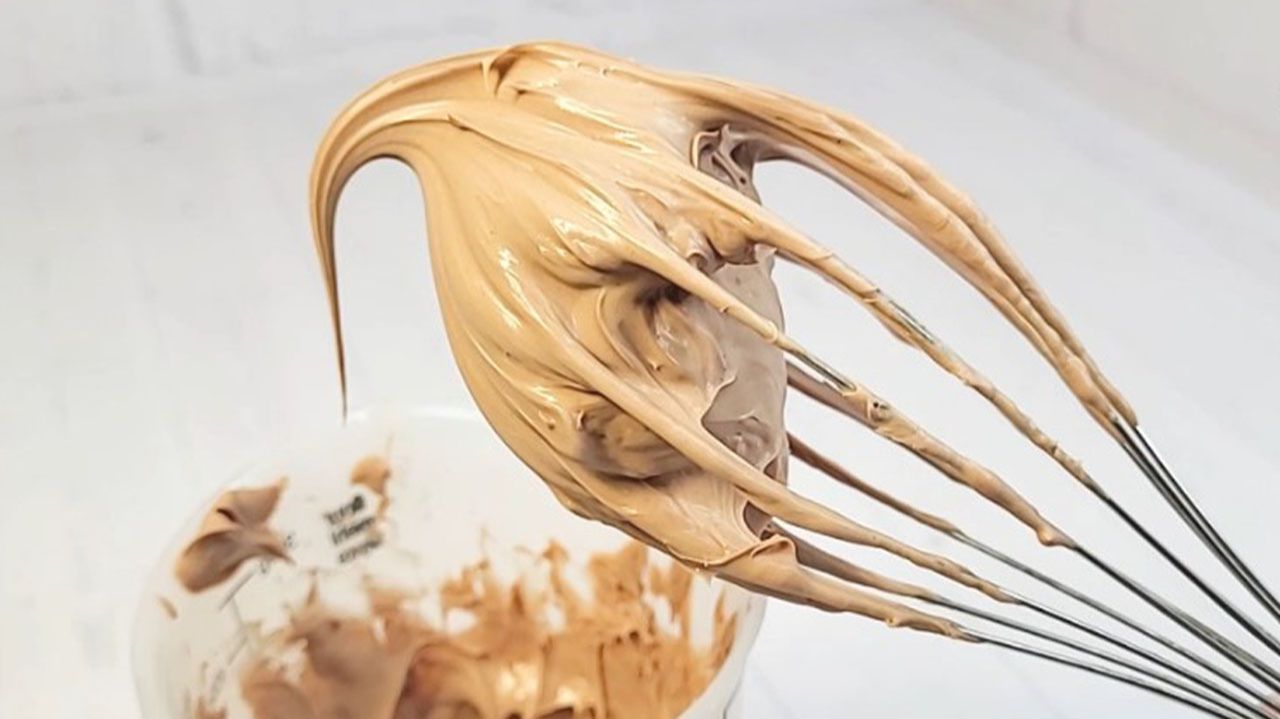 Взбитый ганаш на молочном шоколаде 🍫 Идеальная прослойка для любых тортов! 💫