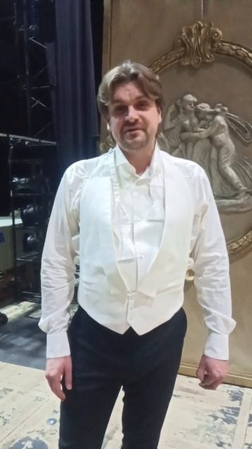 К.Чудовский представляет постановку «Алиса в Зазеркалье»