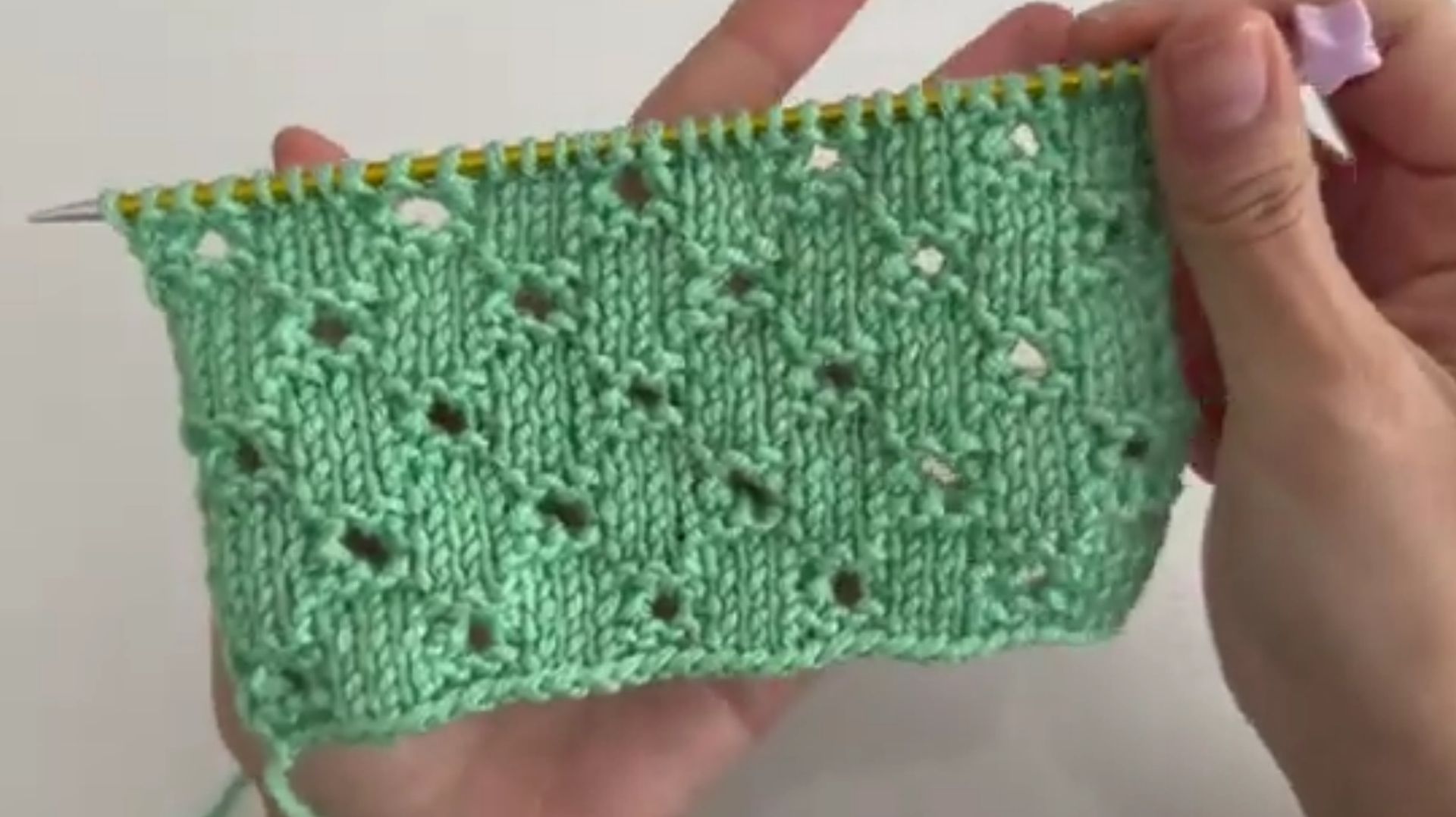 Простой красивый узор спицами попетельно - Вязание спицами