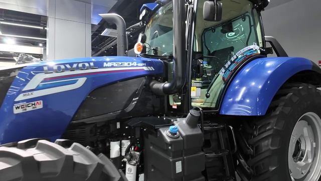 Делегация аграриев со всей Сибири в Китай на завод LOVOL