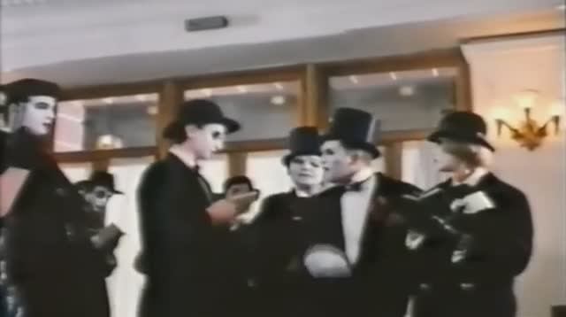 Карьера Артуро Уи (1996) реж.Б.Бланк