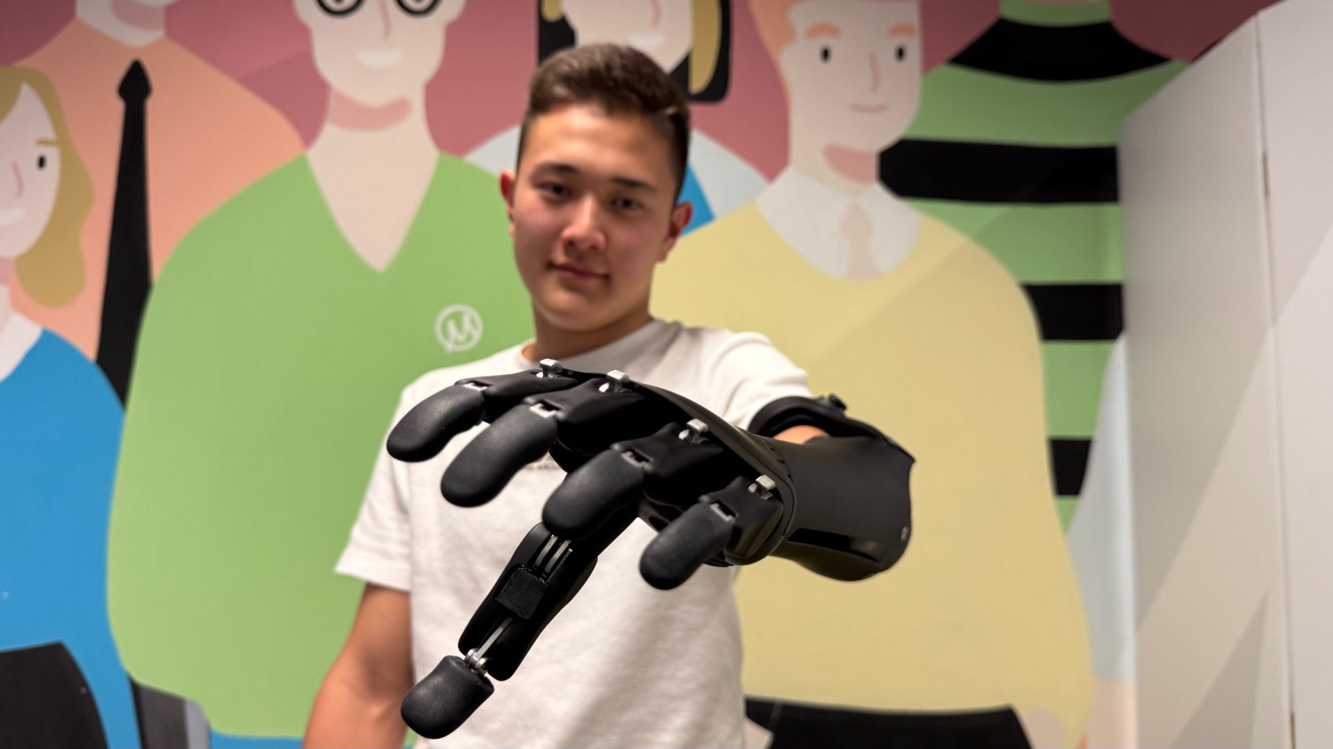 Кибер рука - помощница!