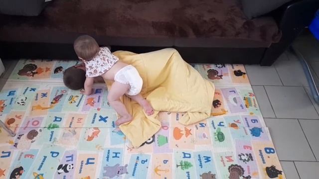 Маша матрёшку Сереже принесла.
1 годик , 26 дней.
17 августа 2023