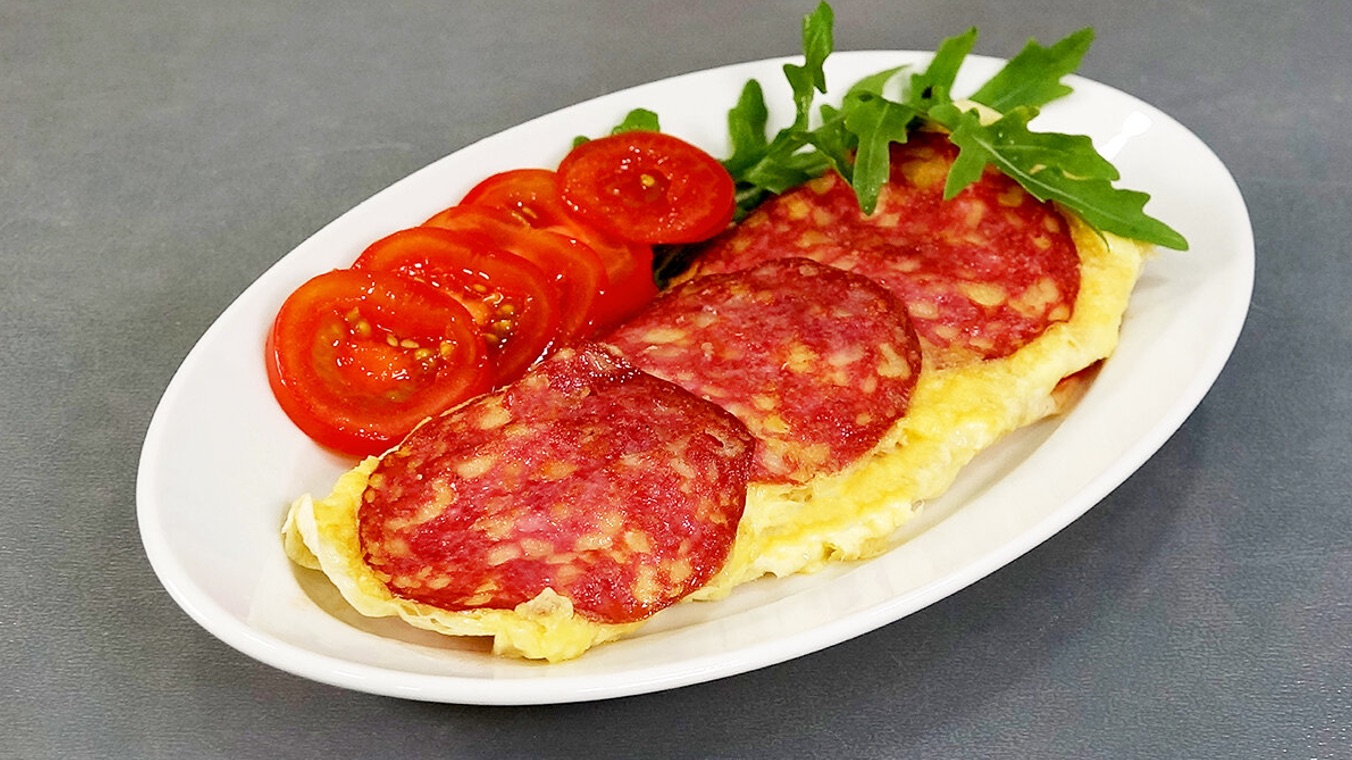 Яичница с колбасой по-новому! Муж попросил почаще повторять! Ещё три небанальных варианта завтрака