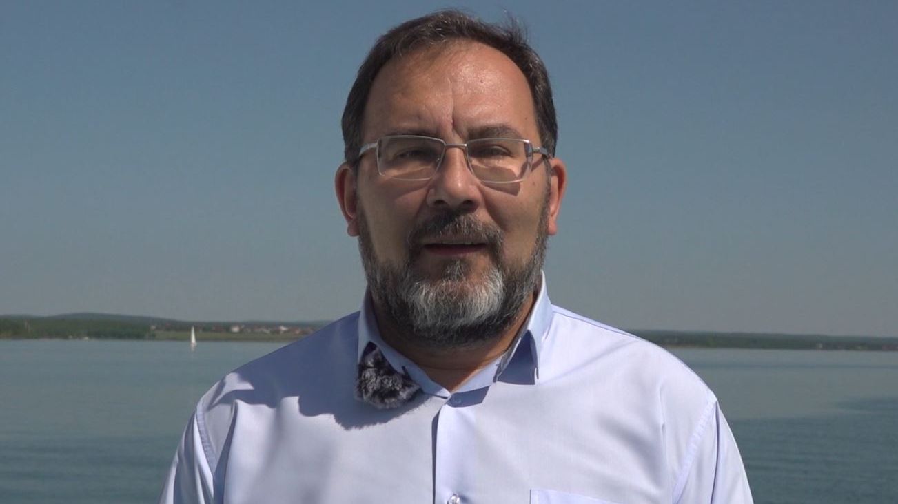 Евгений Торунов читает стихотворение Елены Балковой "Мой преданный друг..."