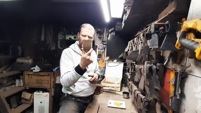 Посылка с битыми топорами под восстановление!