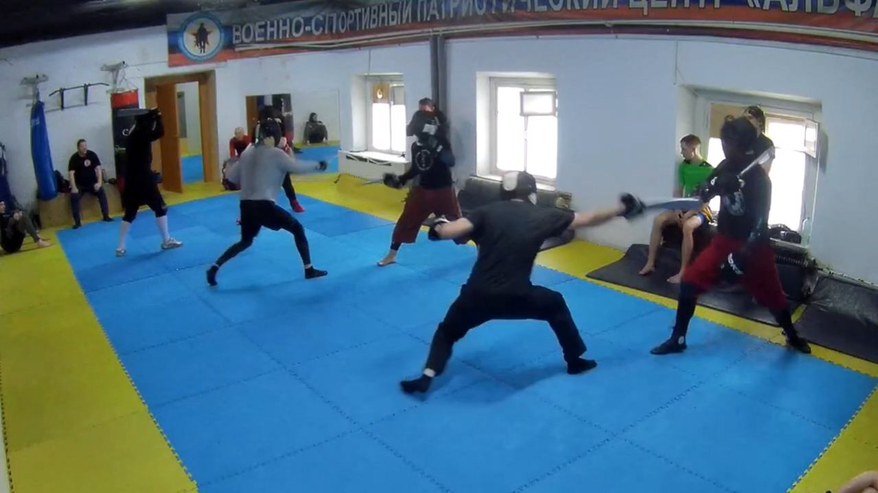 Открытый оружейный ковёр. Мачете. Екатеринбург. 13.04.2025