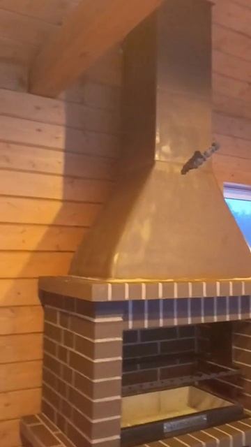 Барбекю комплекс из кирпича в беседке