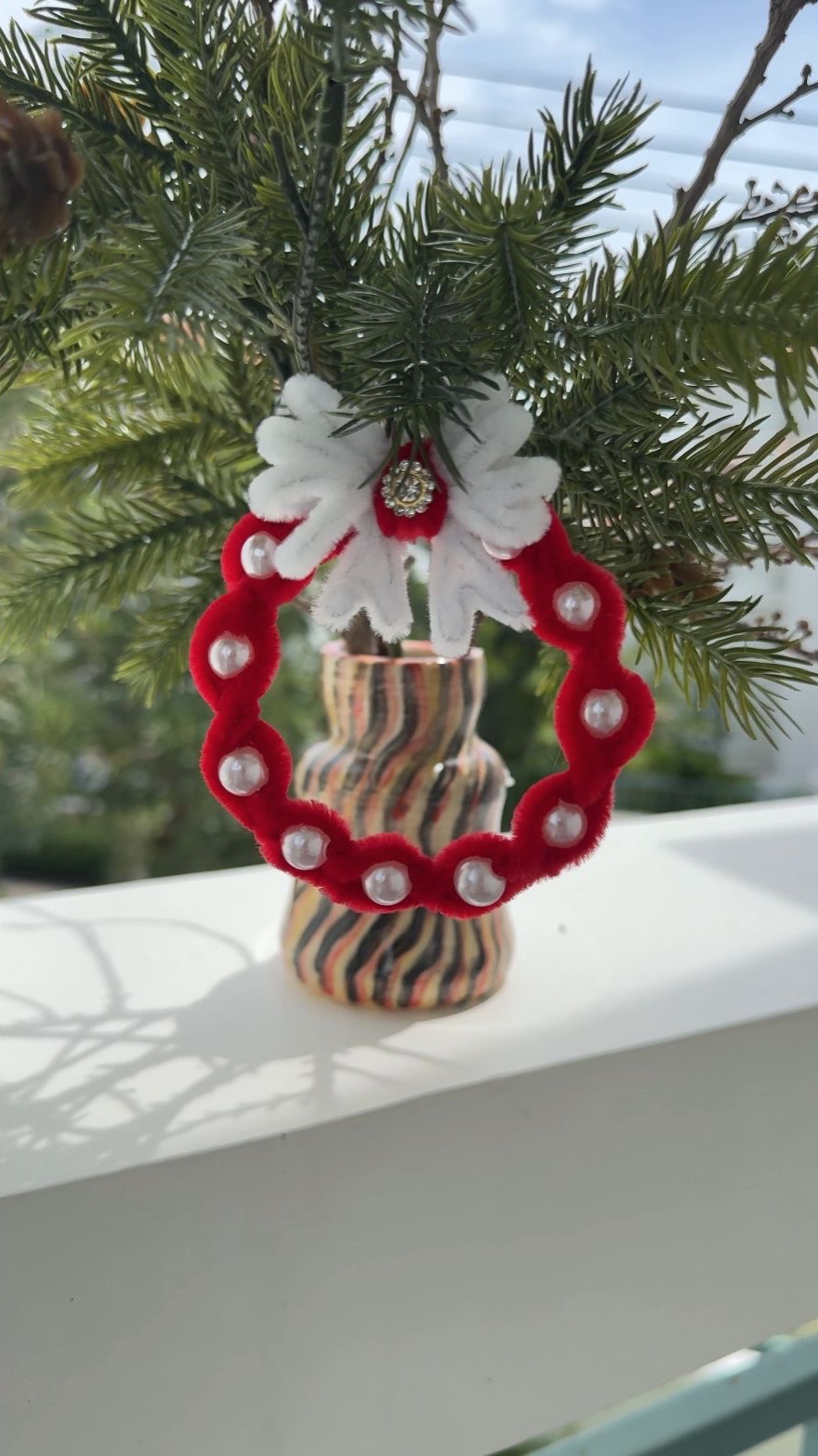 Декор к Рождеству из синельной проволоки 🎄