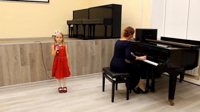 Зимняя сказка.  Исполняет Пестрякова Ксения (7 лет), концертмейстер Наталья Пестрякова
