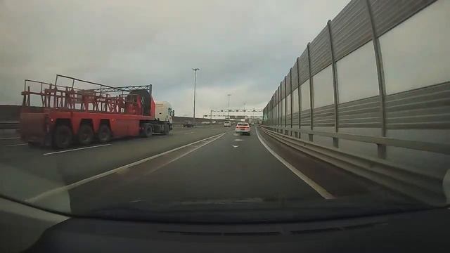 Россия. Санкт-Петербург. 22.11.2025. 1/2