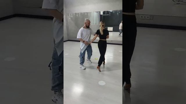 2025-11-22 Занятие 2 Суббота (5.2) ZOUK обучение Lera🐆LEO, WhatsApp