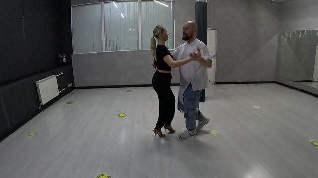 2025-11-22 Занятие 2 Суббота (2) ZOUK обучение Lera🐆LEO, GX011382