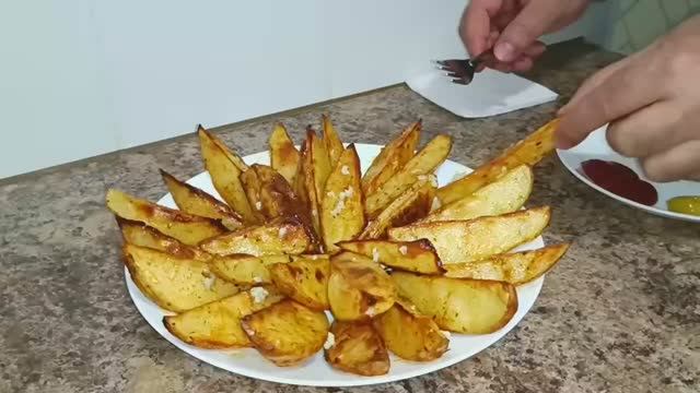 Картофель по-деревенски в духовке.