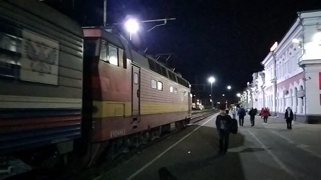ЧС4Т-446 с поездом № 376 Москва – Воркута прибывает на станцию Вологда-I