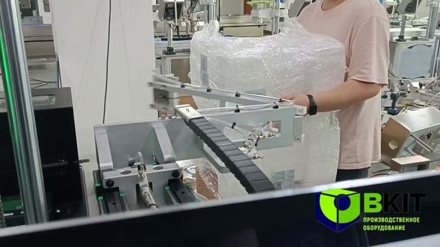 Принтер-аппликатор (маркиратор) коробов и т.п. спереди и сбоку