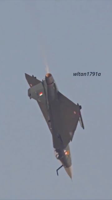 Катастрофа истребителя Tejas на Dubai Airshow 2025.