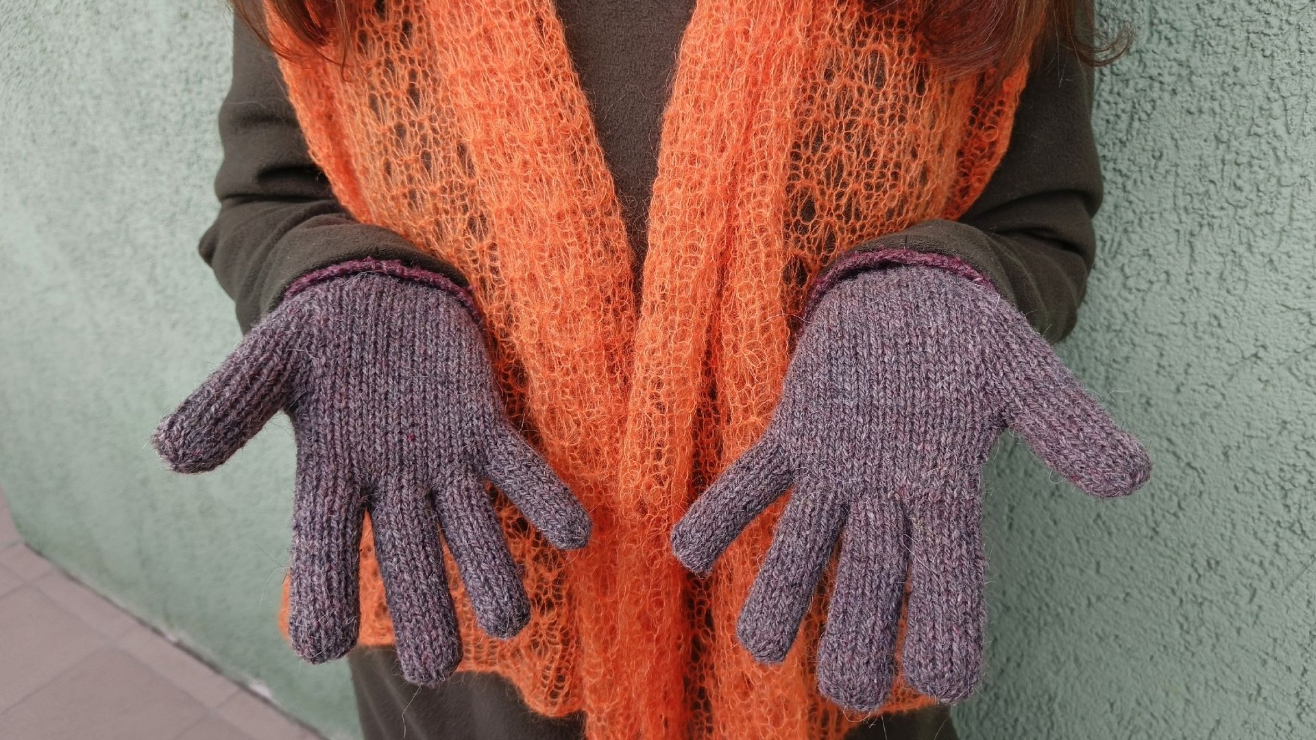 Машинка Ивушка возвращается! Ваша поддержка - ТОПЛИВО для наших новых свершений. Перчатки, палантин