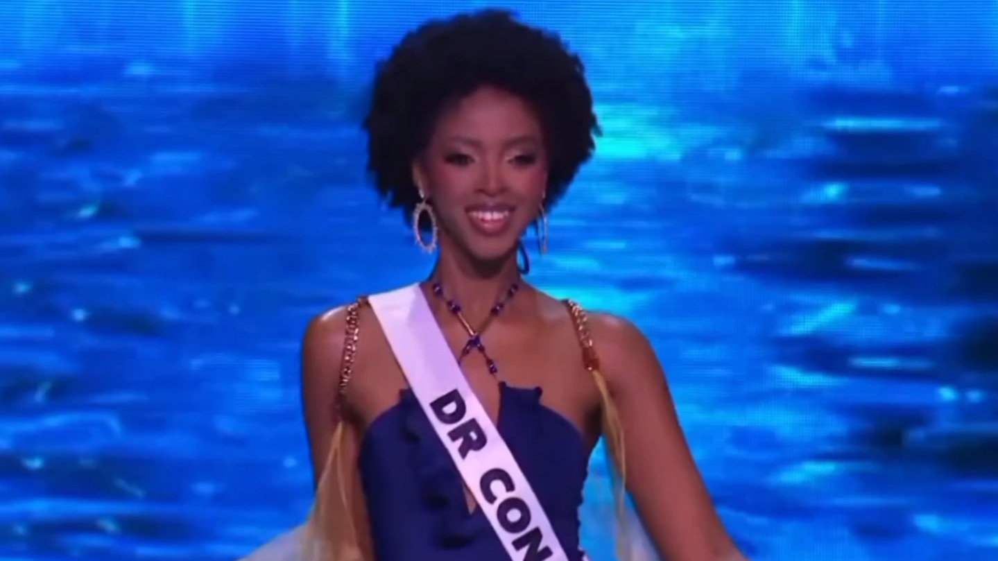 Конго Мисс Вселенная 2024 (73) Дефиле в купальнике Congo Ilda Amani Miss Universe 2024 (73)
