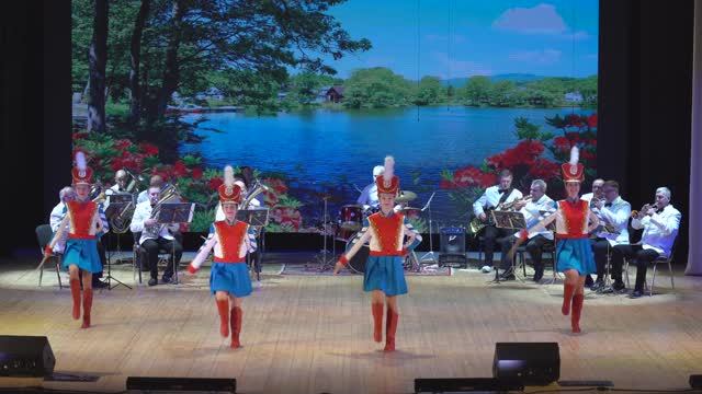 Юбилейный концерт  духового оркестра "Парк Мирабель".