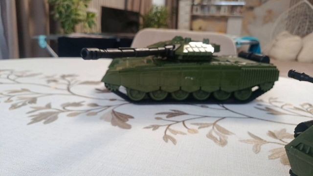 Т-90 м vs  БТР анимация