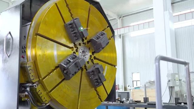 Тяжелый токарный станок Novatech