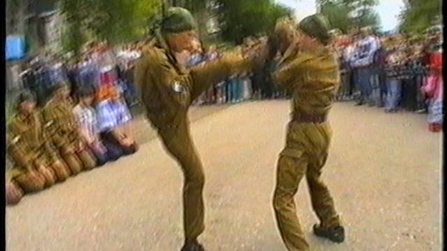 Выступление медведей  Поспелиха 2000г