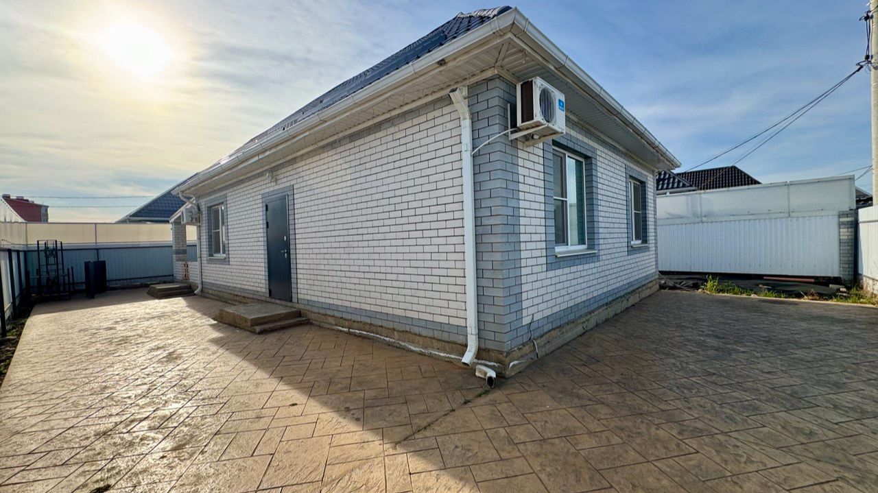 Дом с ремонтом и террасой в Краснодаре!