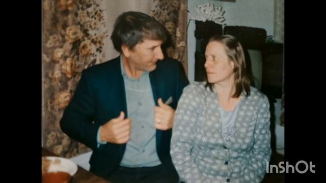 нейросеть!дедушка и бабушка.Погукай Валентина и Понамарев Владимир.