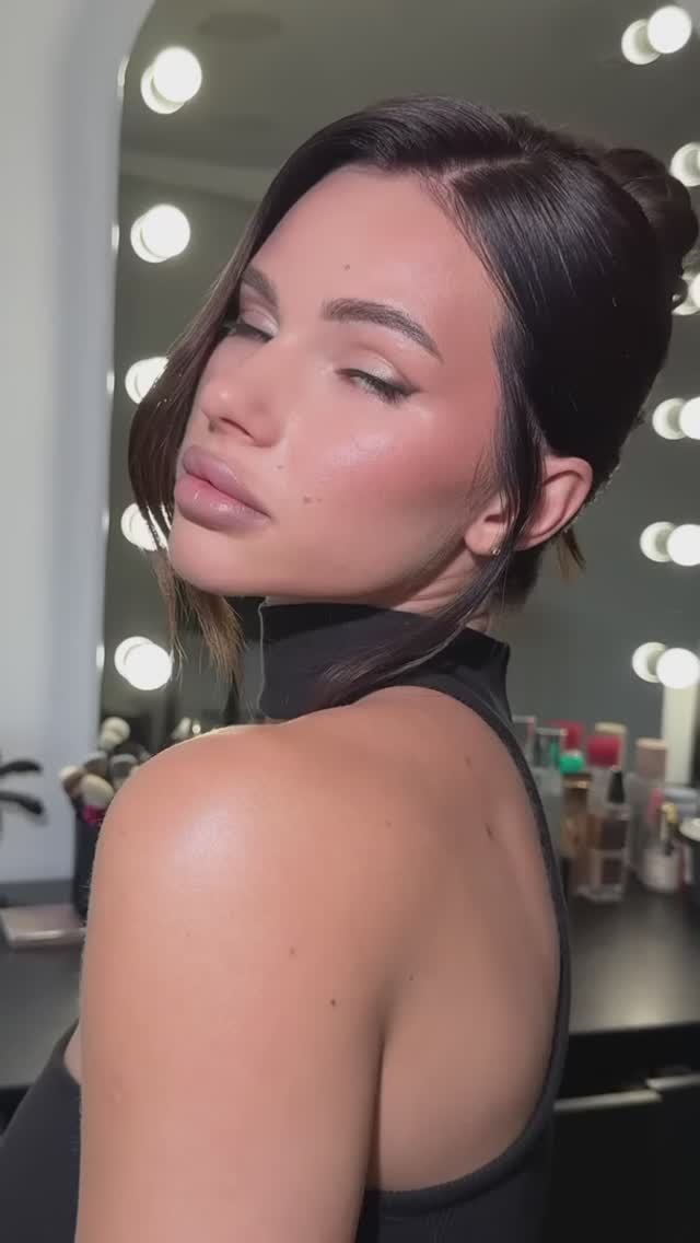 Самая востребованная прическа сезона #прическа #укладка #волосы #пучок