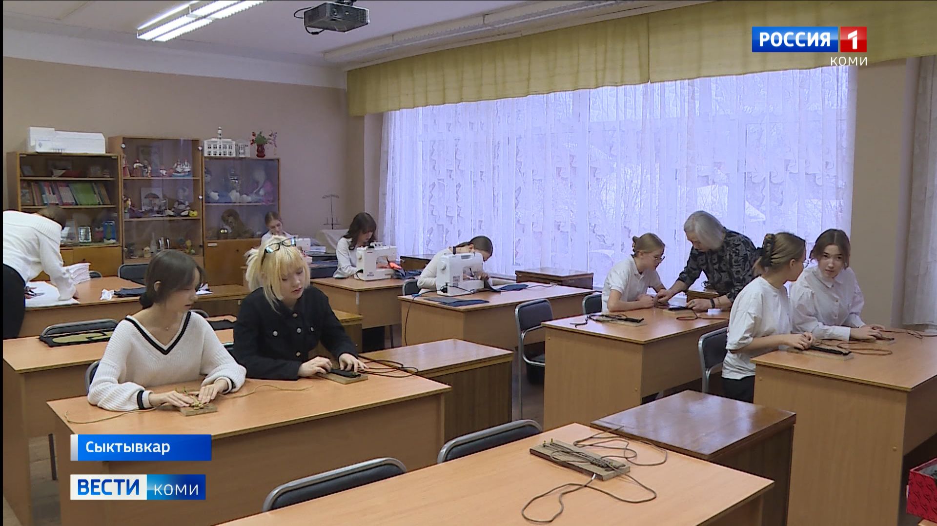 Коми национальная гимназия готовит новую партию гуманитарной помощи для участников СВО