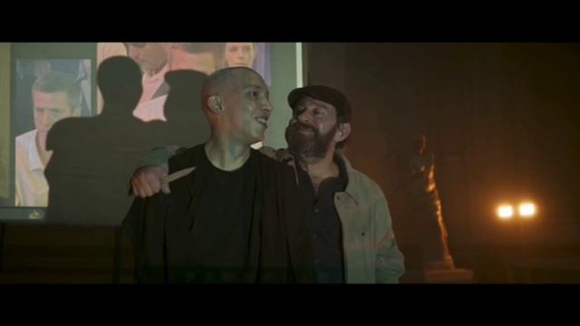 Бутафорский убирающийся нож в трюковом эпизоде одного из российских сериалов.