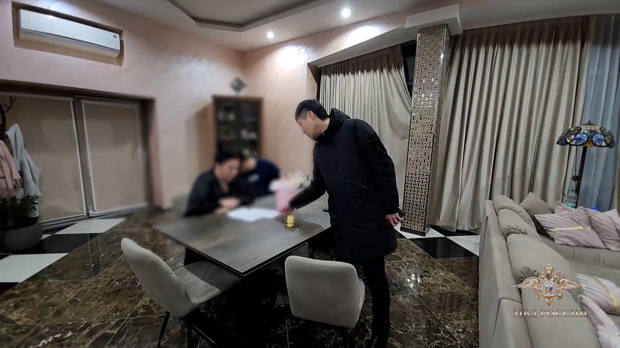 Полицейские задержали руководителя строительной организации, подозреваемую в хищении  200 миллионов