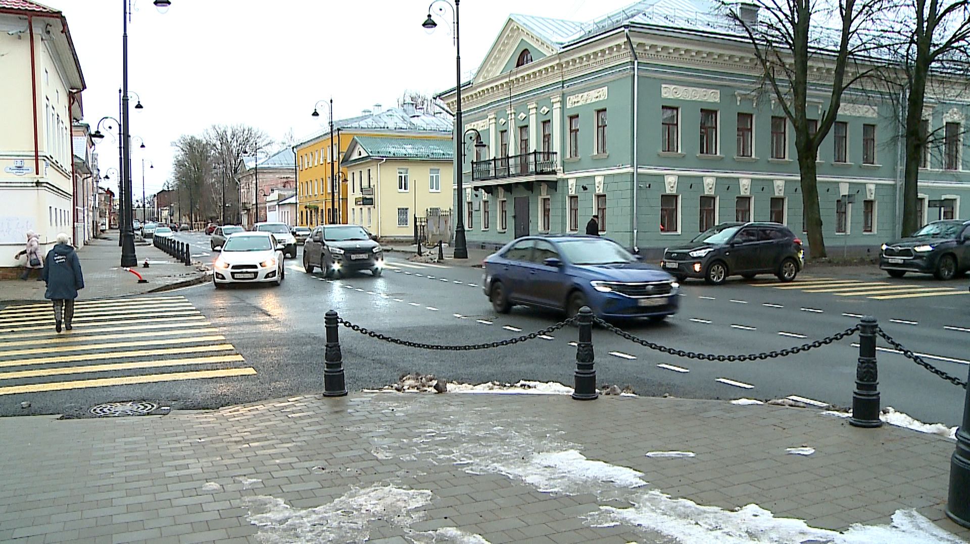 (Рыбинск-40) ХАОТИЧНОЕ ДВИЖЕНИЕ ПО УЛИЦЕ ЧКАЛОВА