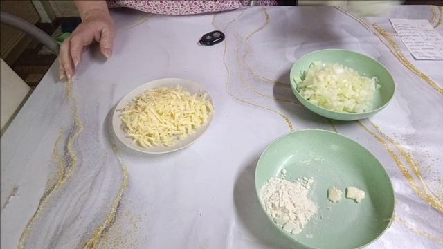 КОЛОБКИ ИЗ ФАРША И КАРТОФЕЛЯ ПОД СЛИВОЧНЫМ СОУСОМ